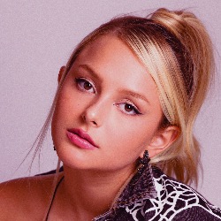 Laura Schadeck - Por Quê? (Acústico)